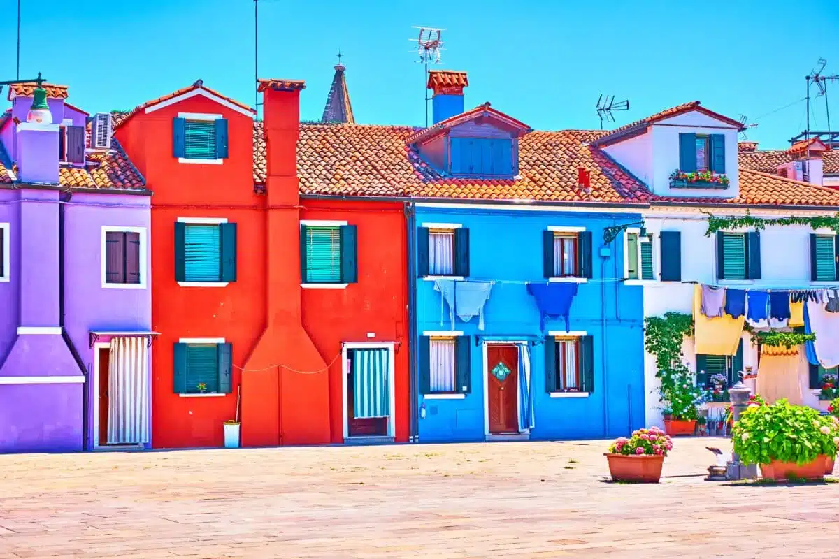 Memorable Trending Exterior Color Schemes to Your Home